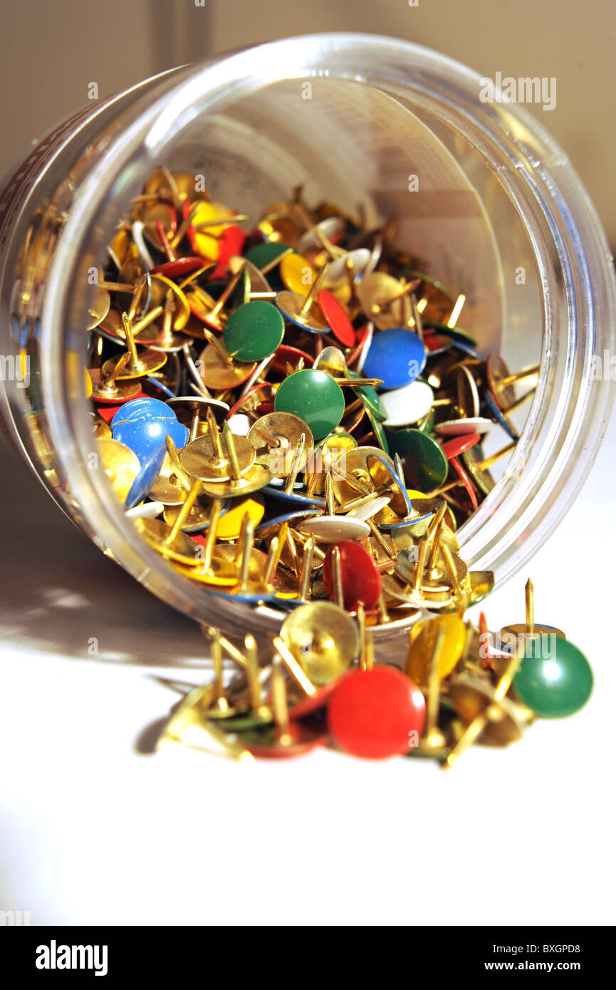Office stationary and equipment drawing pins UK Stock Photo - Alamy