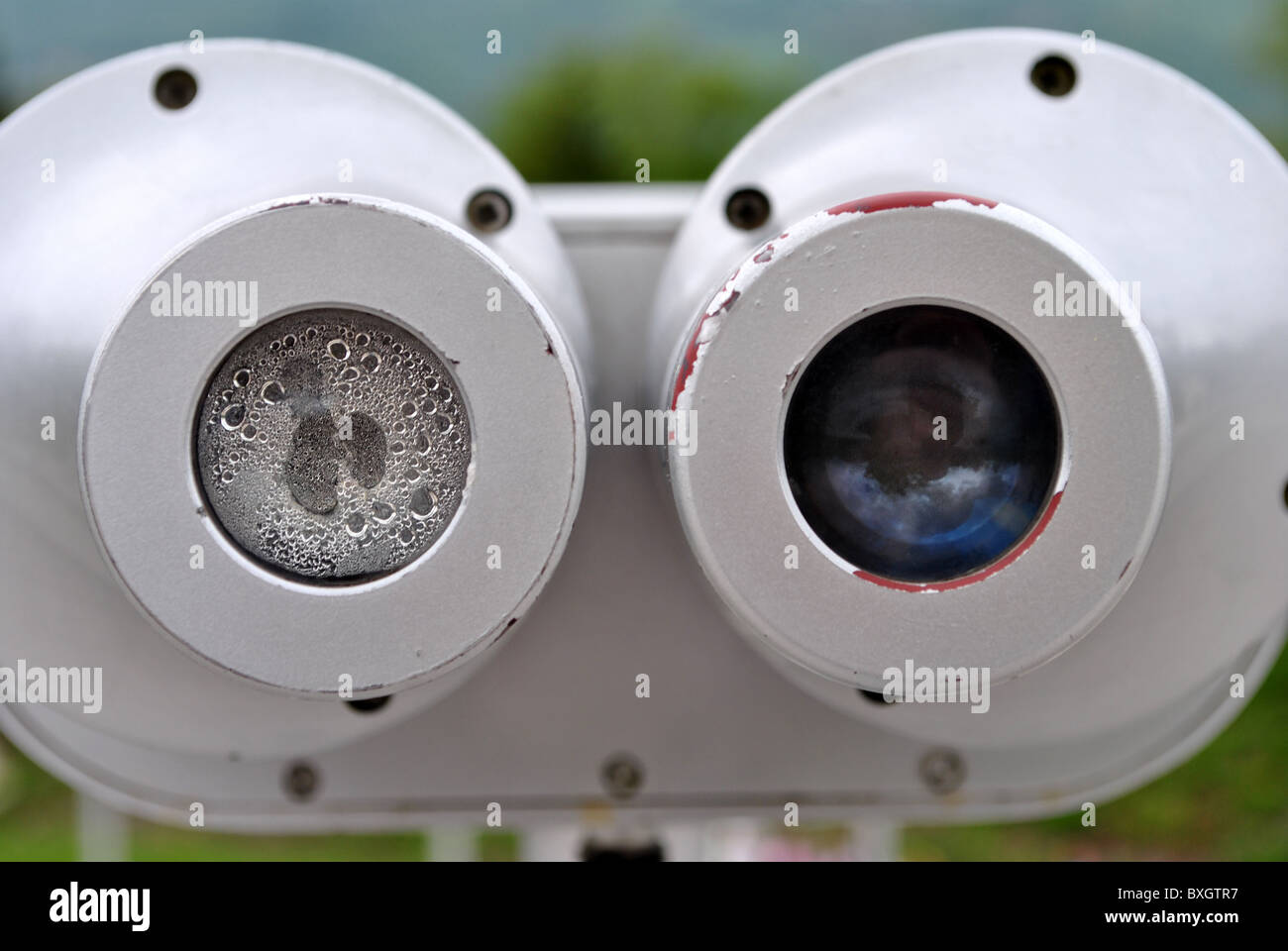 Telescope to look at the view with lenses made of glass and aluminum ...