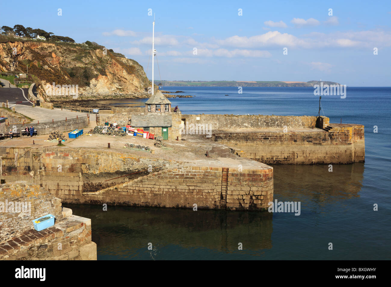 Harbour walls hi-res stock photography and images - Alamy