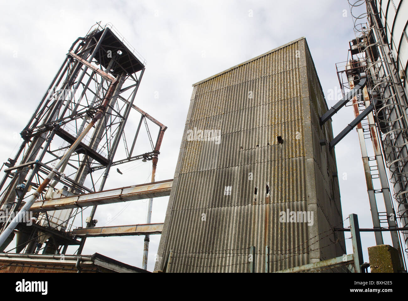 Grain storage facility on the Boal Quay Kings Lynn Norfolk UK Stock ...