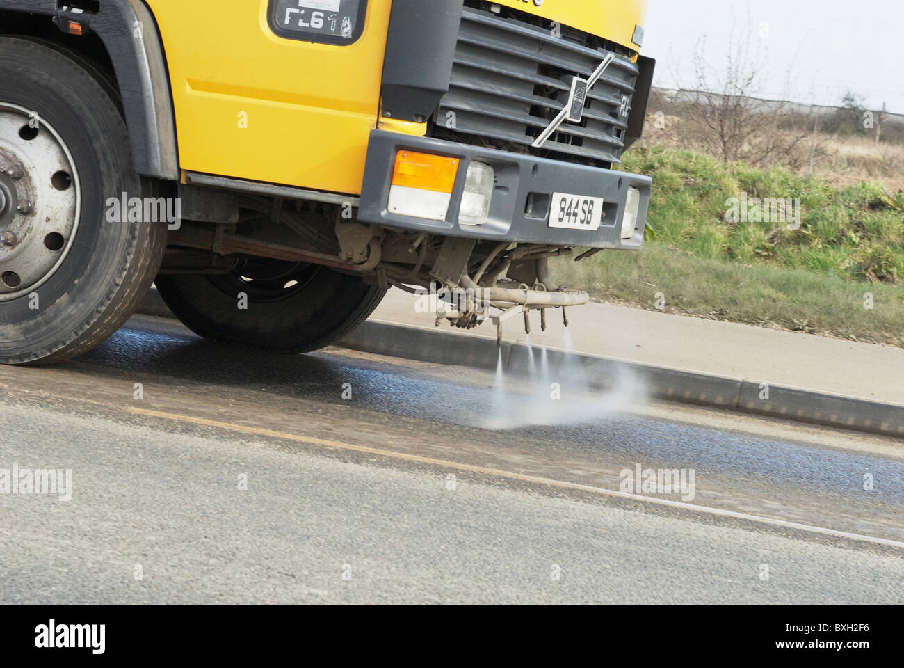 Road sweeper lorry hi-res stock photography and images - Alamy
