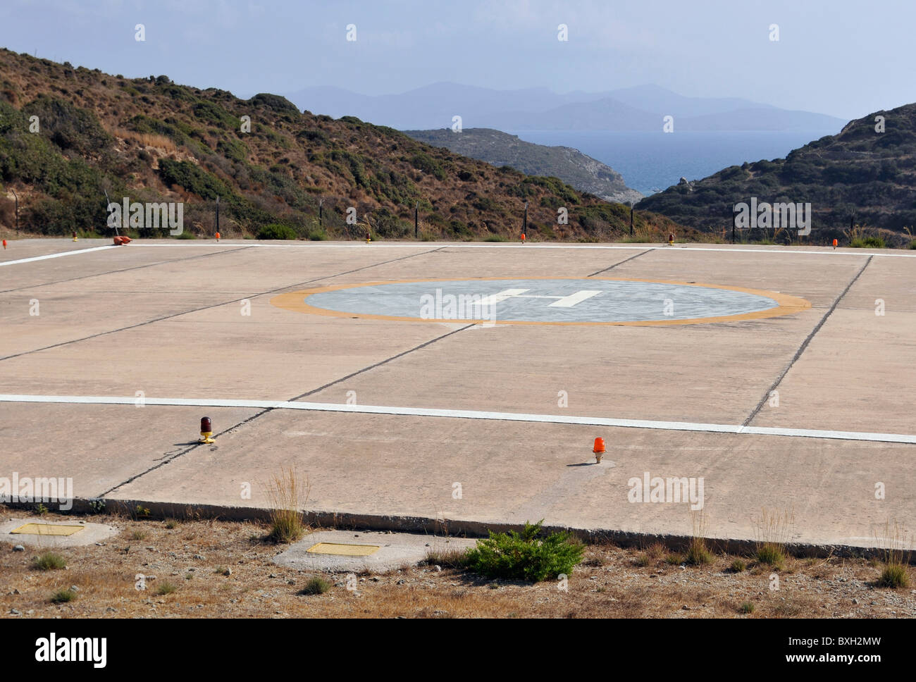 Heliport landing place helipad hi-res stock photography and images - Alamy