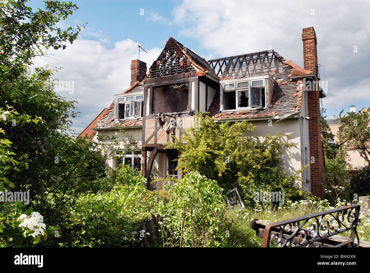 Fire damage house britain hi-res stock photography and images - Alamy