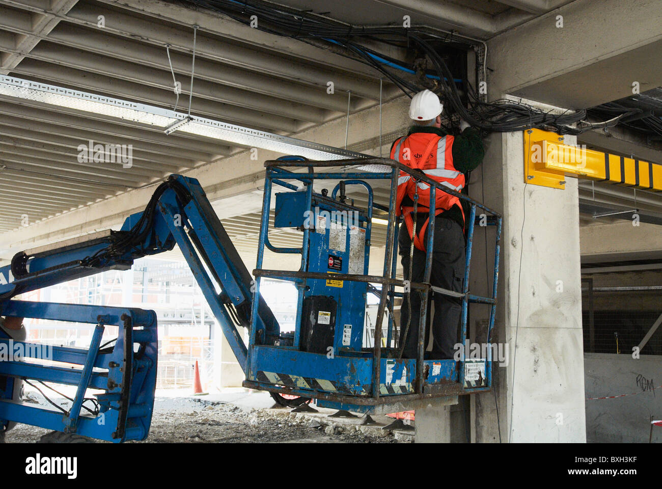 Platform lift in operation High Wycombe UK Stock Photo - Alamy