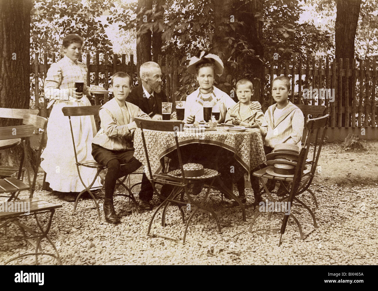 people, family in a beer garden, Munich, Bavaria, Germany, circa Stock ...