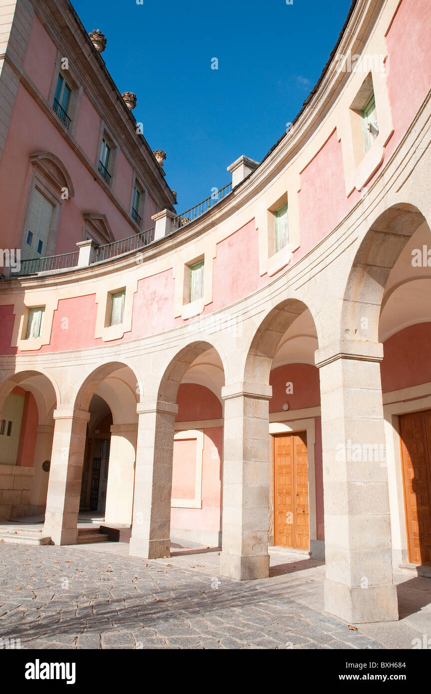 Edificio arcade hi-res stock photography and images - Alamy