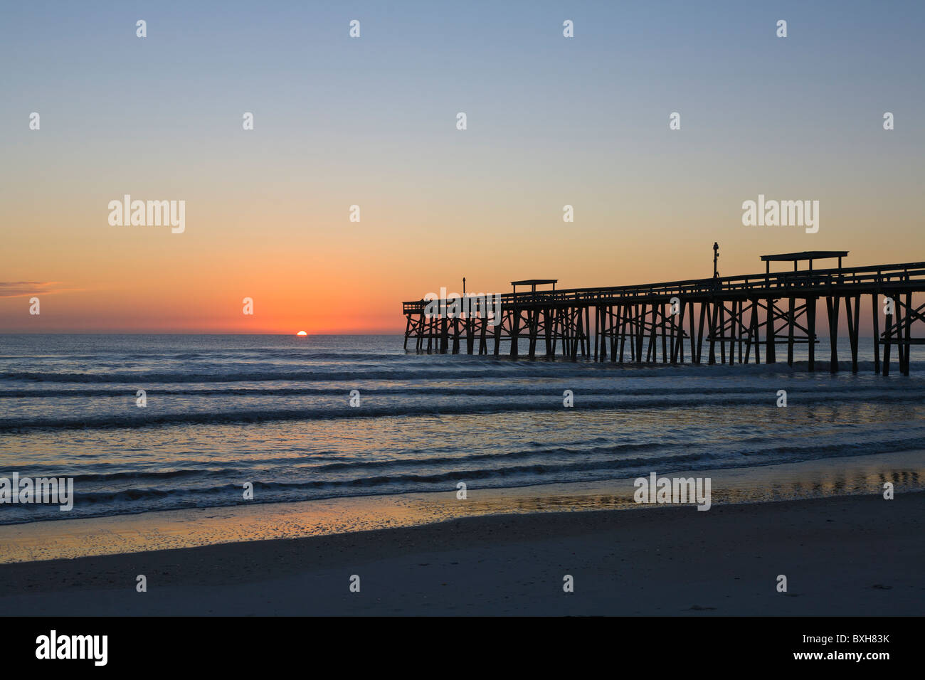 Amelia island ocean pier hi-res stock photography and images - Alamy