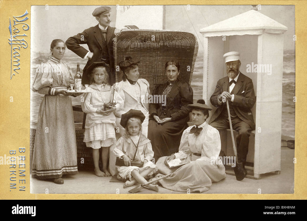Church clergyman 1900s hi-res stock photography and images - Alamy
