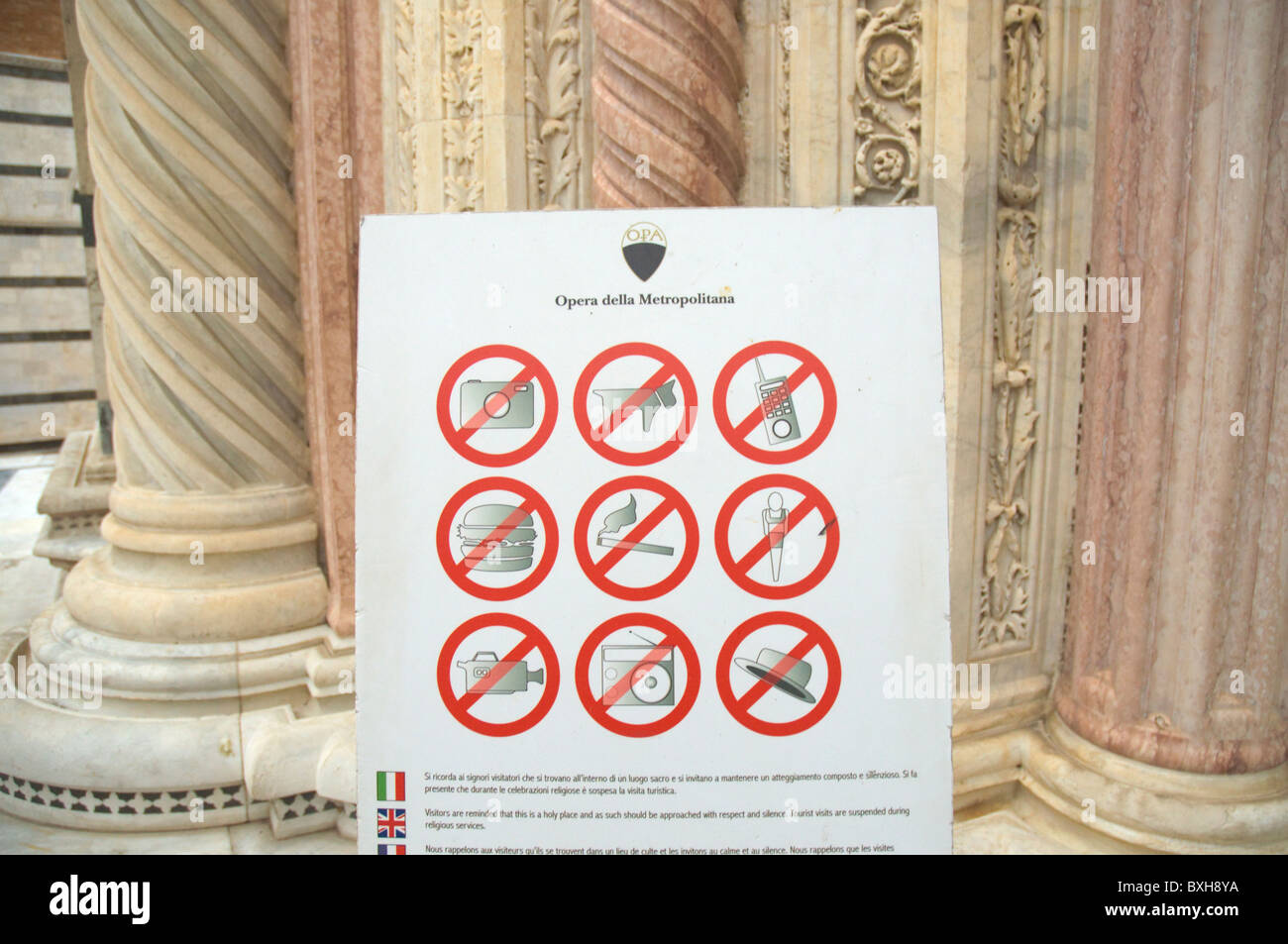 Square warning sign hi-res stock photography and images - Alamy