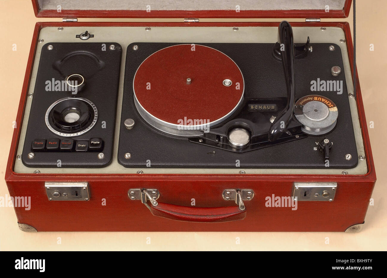 Technics tape recorder 1950s 50s hi-res stock photography and images ...