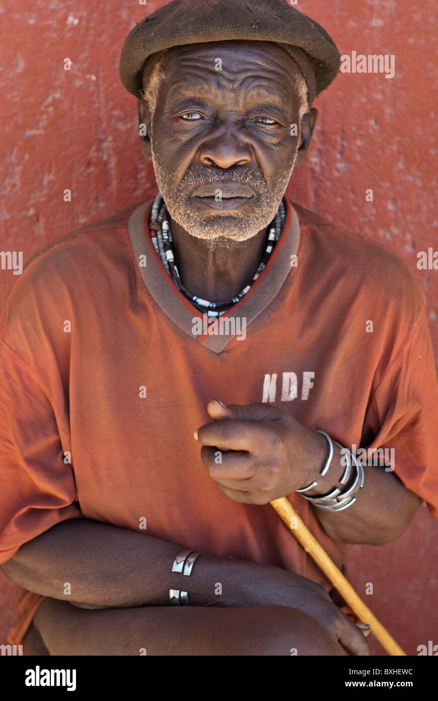 Himba man opuwo namibia hi-res stock photography and images - Alamy