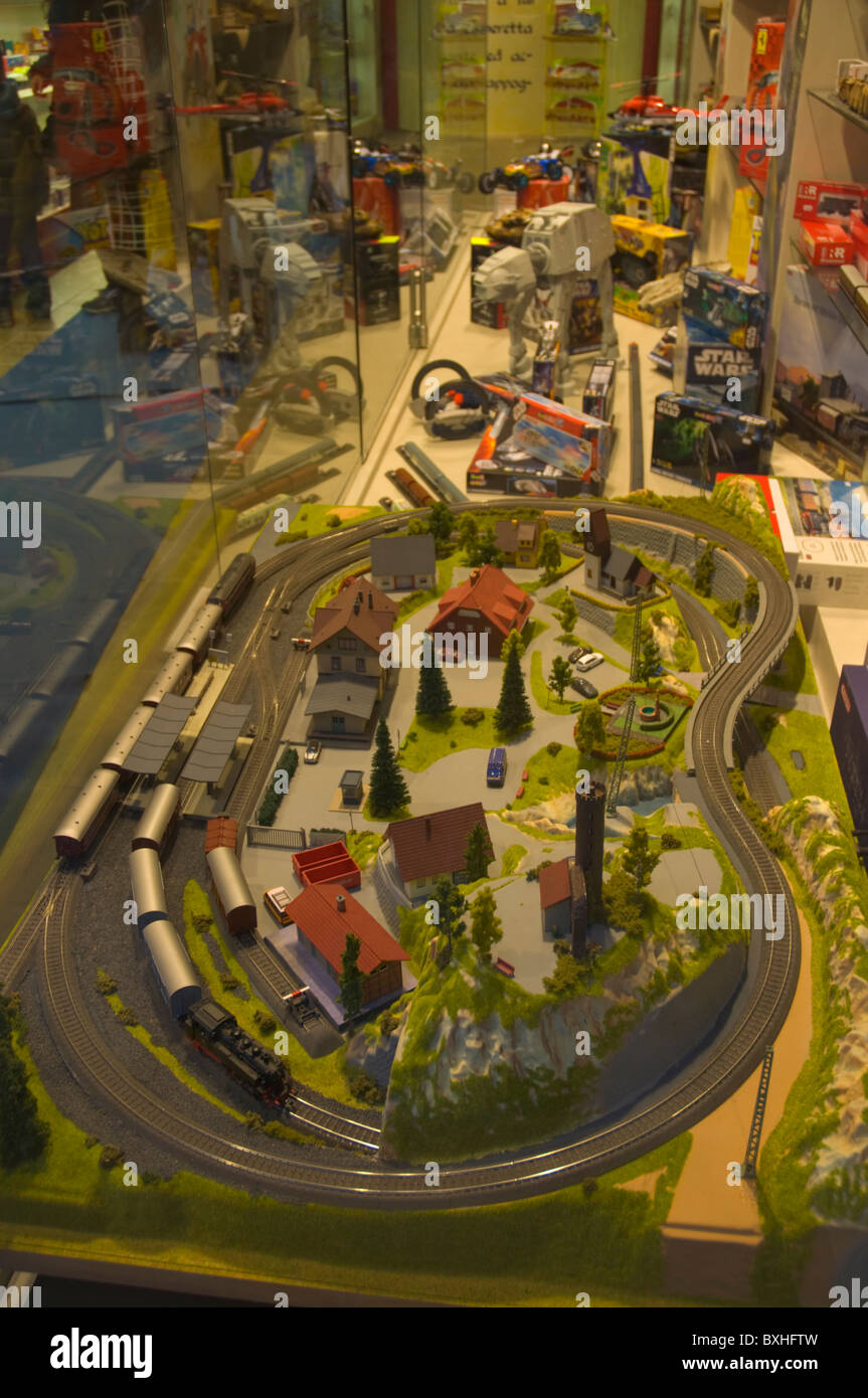 Miniature railway hi-res stock photography and images - Alamy