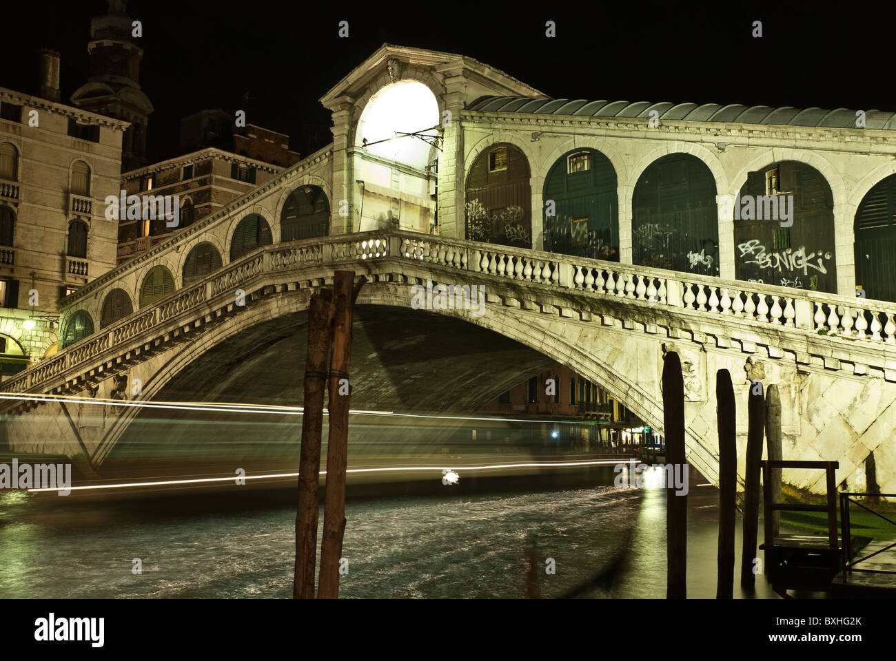 Rialto bridge at night, Venice, Italy, Europe Stock Photo - Alamy