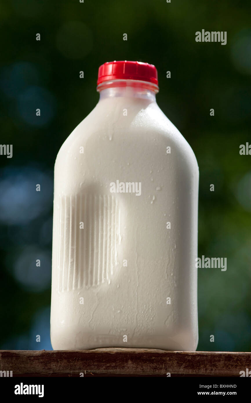 Milk bottle cap hi-res stock photography and images - Alamy