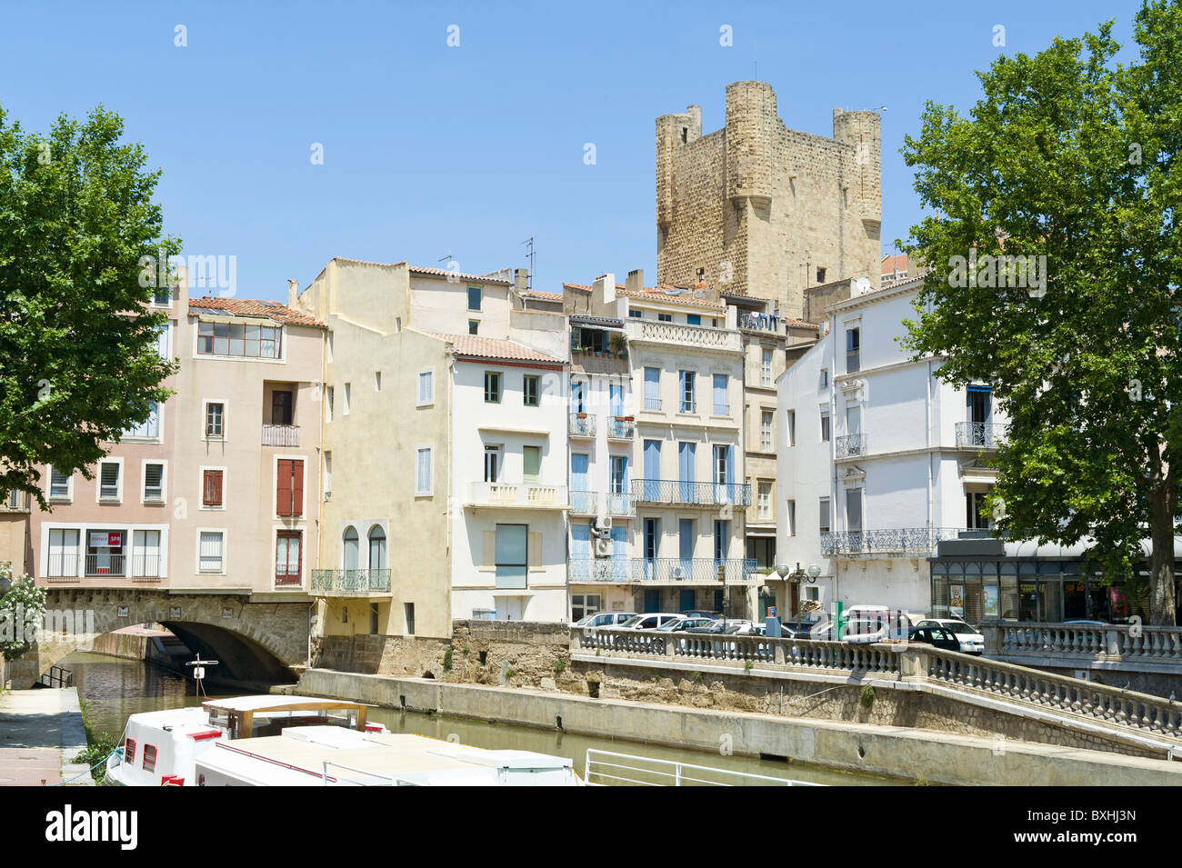 View through canal bridge hi-res stock photography and images - Alamy