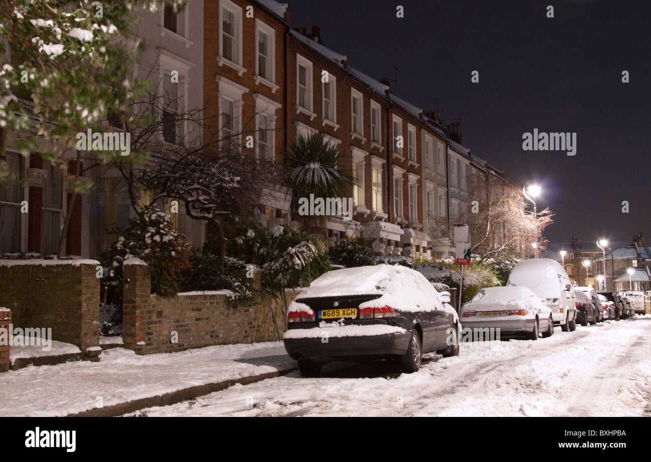 Victorian houses at night hi-res stock photography and images - Alamy
