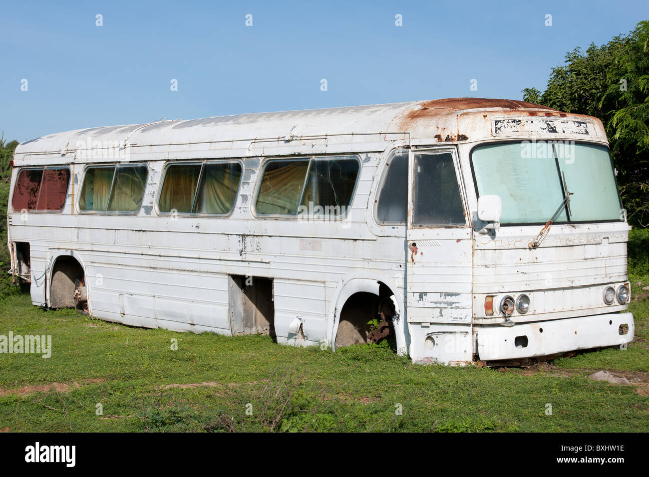 White bus used as a house in Aruba Stock Photo - Alamy