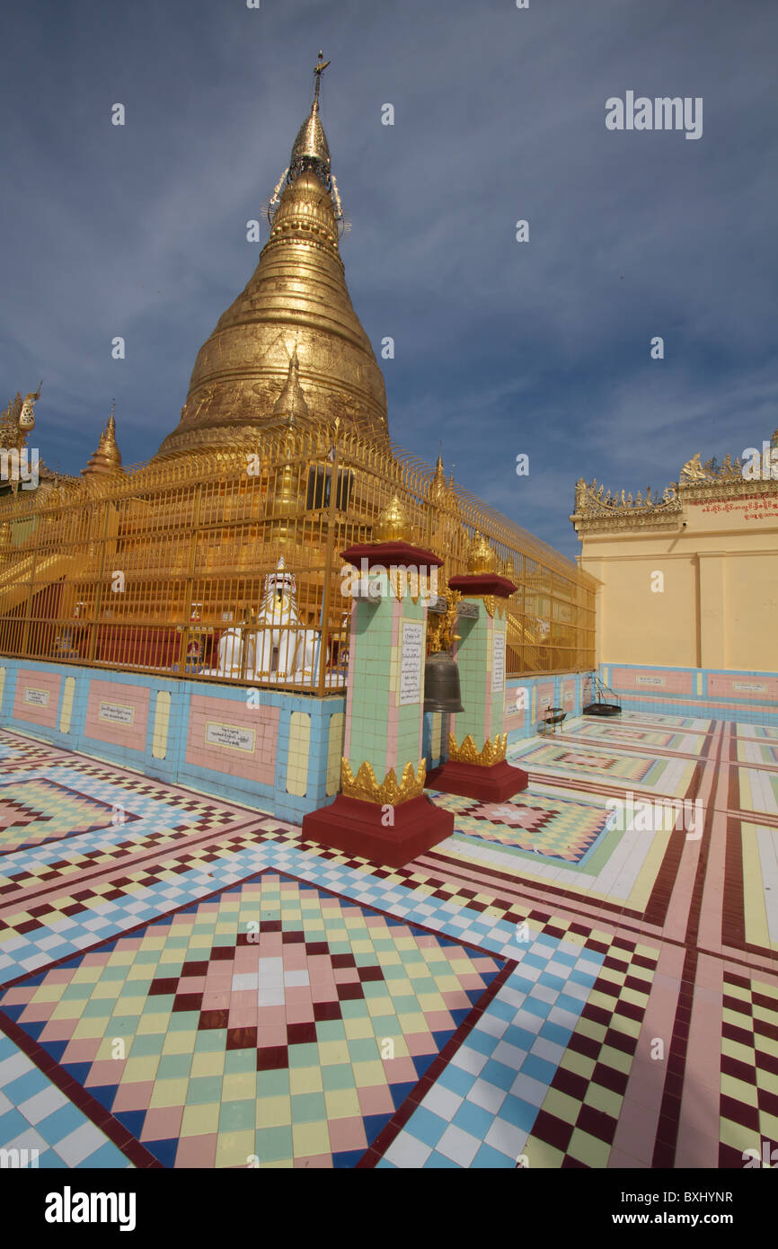 gold stupa in sagaing Stock Photo - Alamy