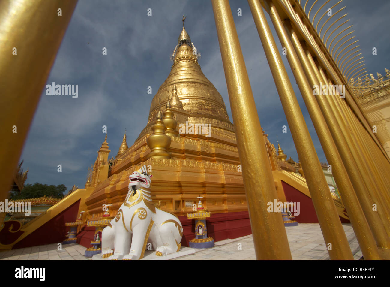 gold stupa in sagaing Stock Photo - Alamy