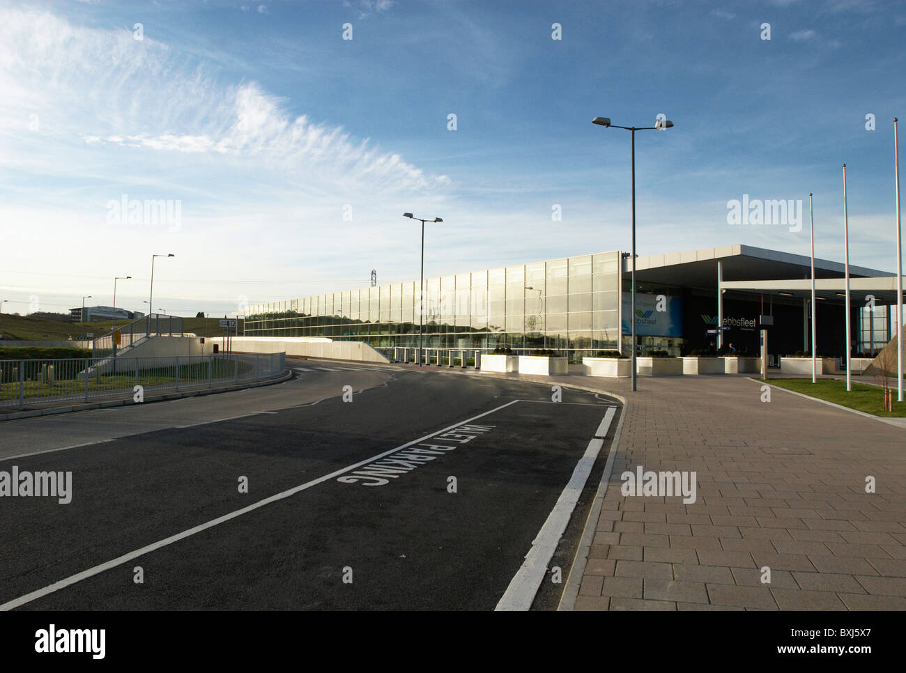 Approach road hi-res stock photography and images - Alamy