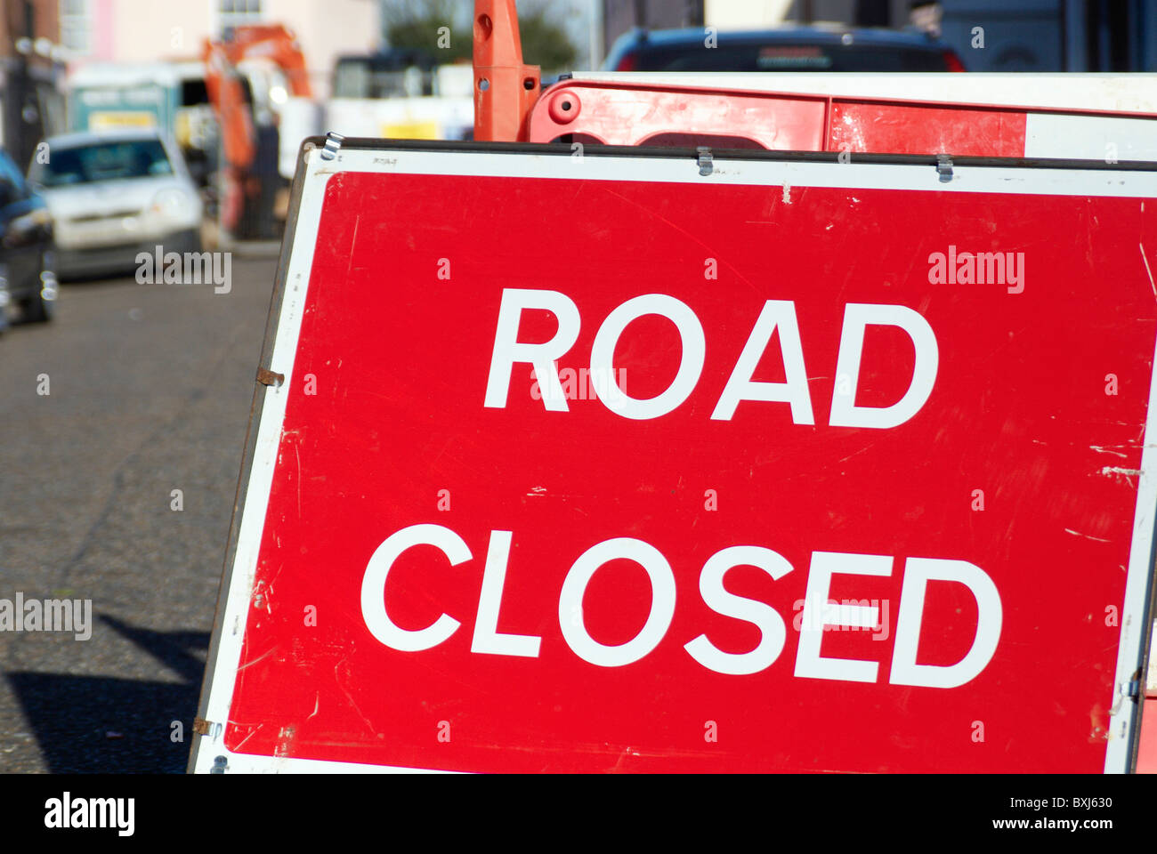 Road closure sign hi-res stock photography and images - Alamy