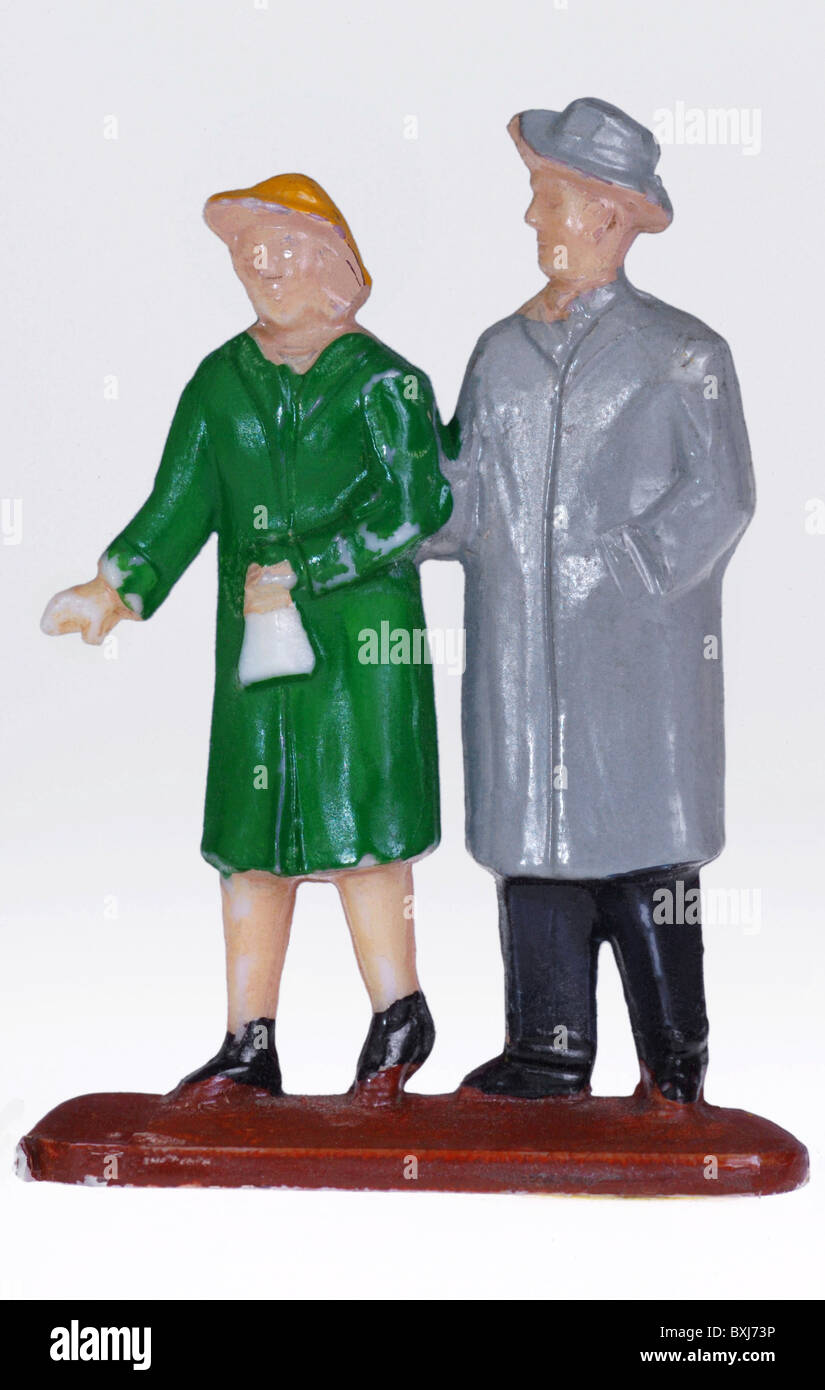 Senior citizen 1950s hi-res stock photography and images - Alamy