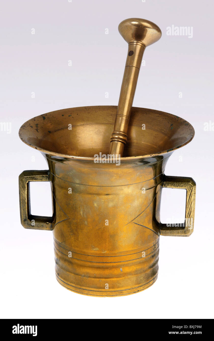 Brass instruments 1900s hi-res stock photography and images - Alamy