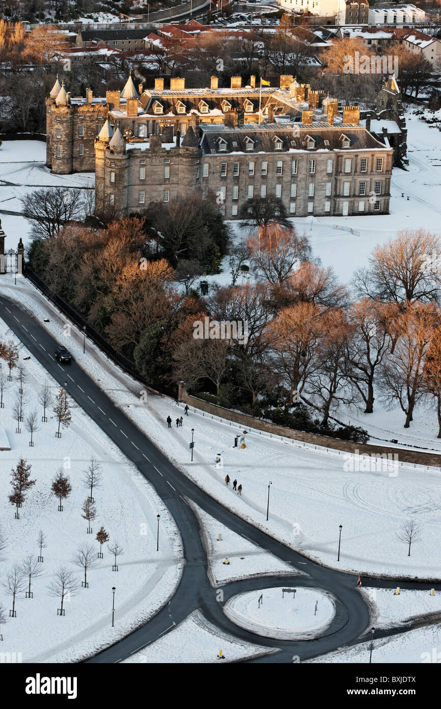 Holyrood Palace and road roundabout, Edinburgh, Scotland, UK Stock ...
