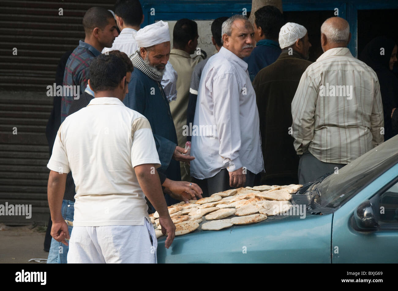 Egyptian pita bakery hi-res stock photography and images - Alamy