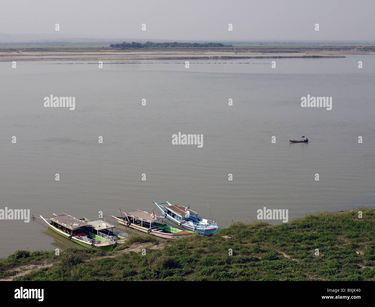 Irrawaddy river village hi-res stock photography and images - Alamy