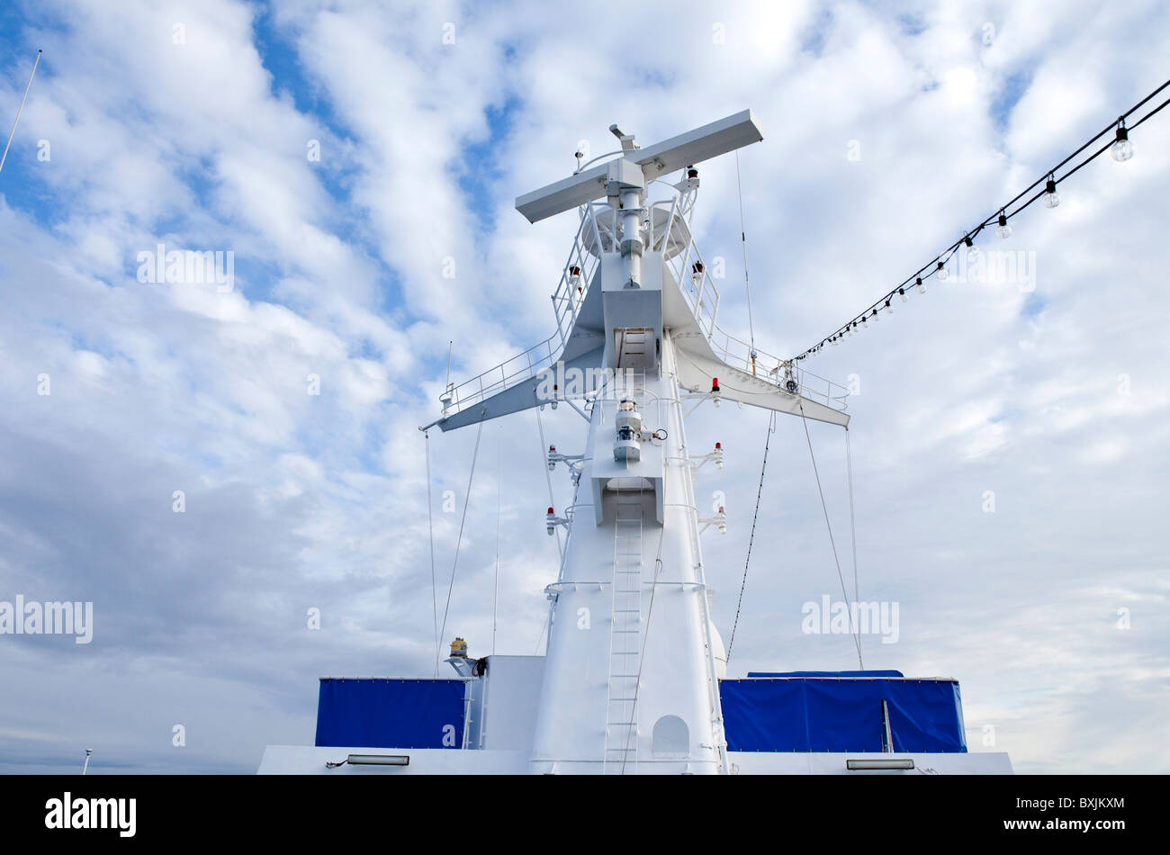 Radar mast hi-res stock photography and images - Alamy