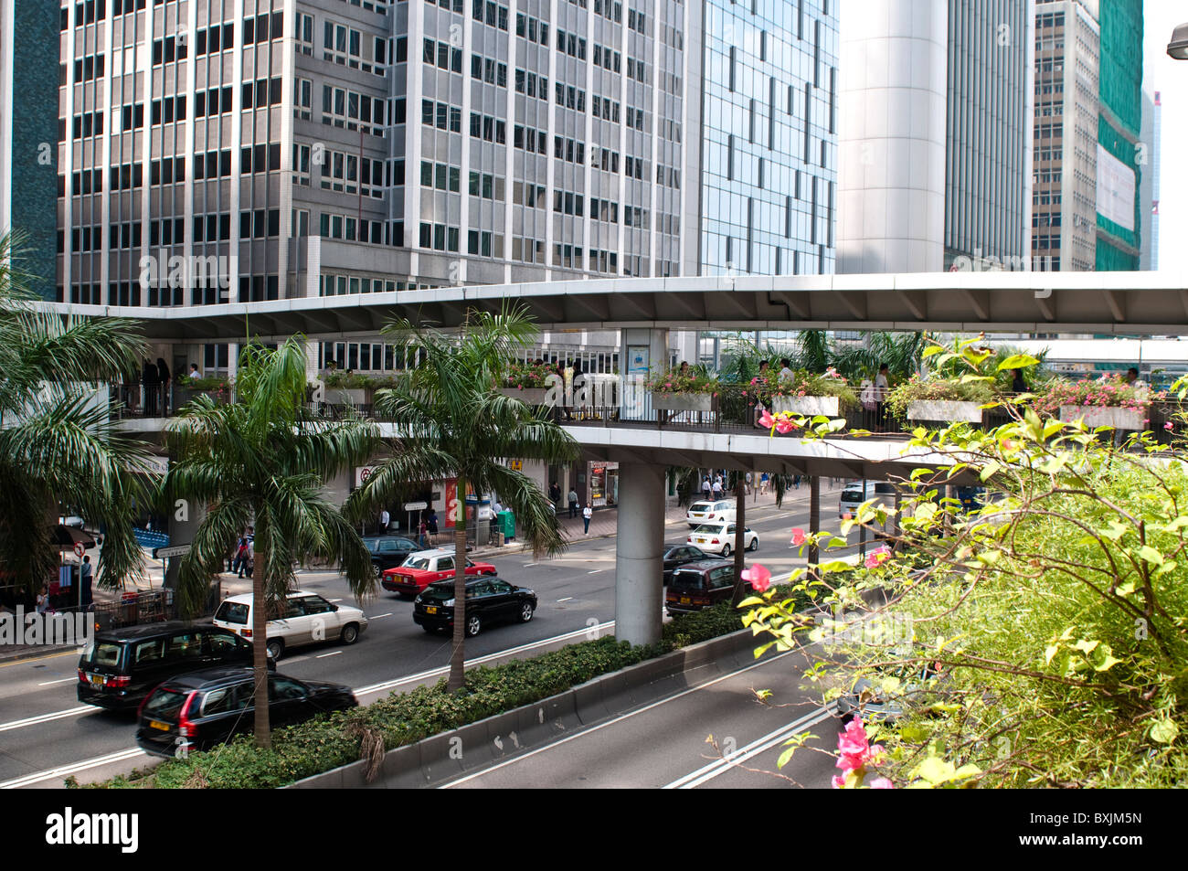 Walkway over road hi-res stock photography and images - Alamy