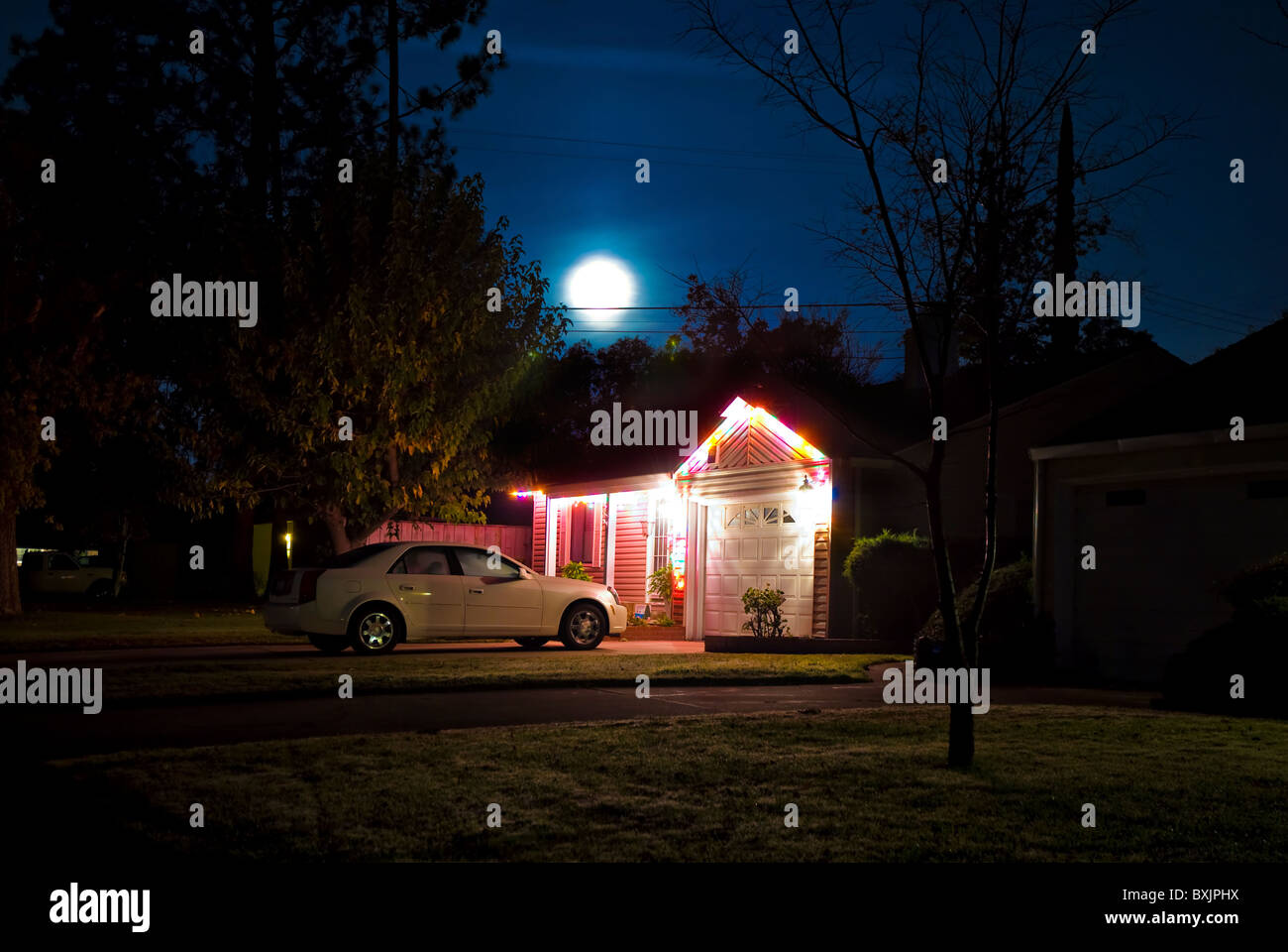 Moon above house hi-res stock photography and images - Alamy