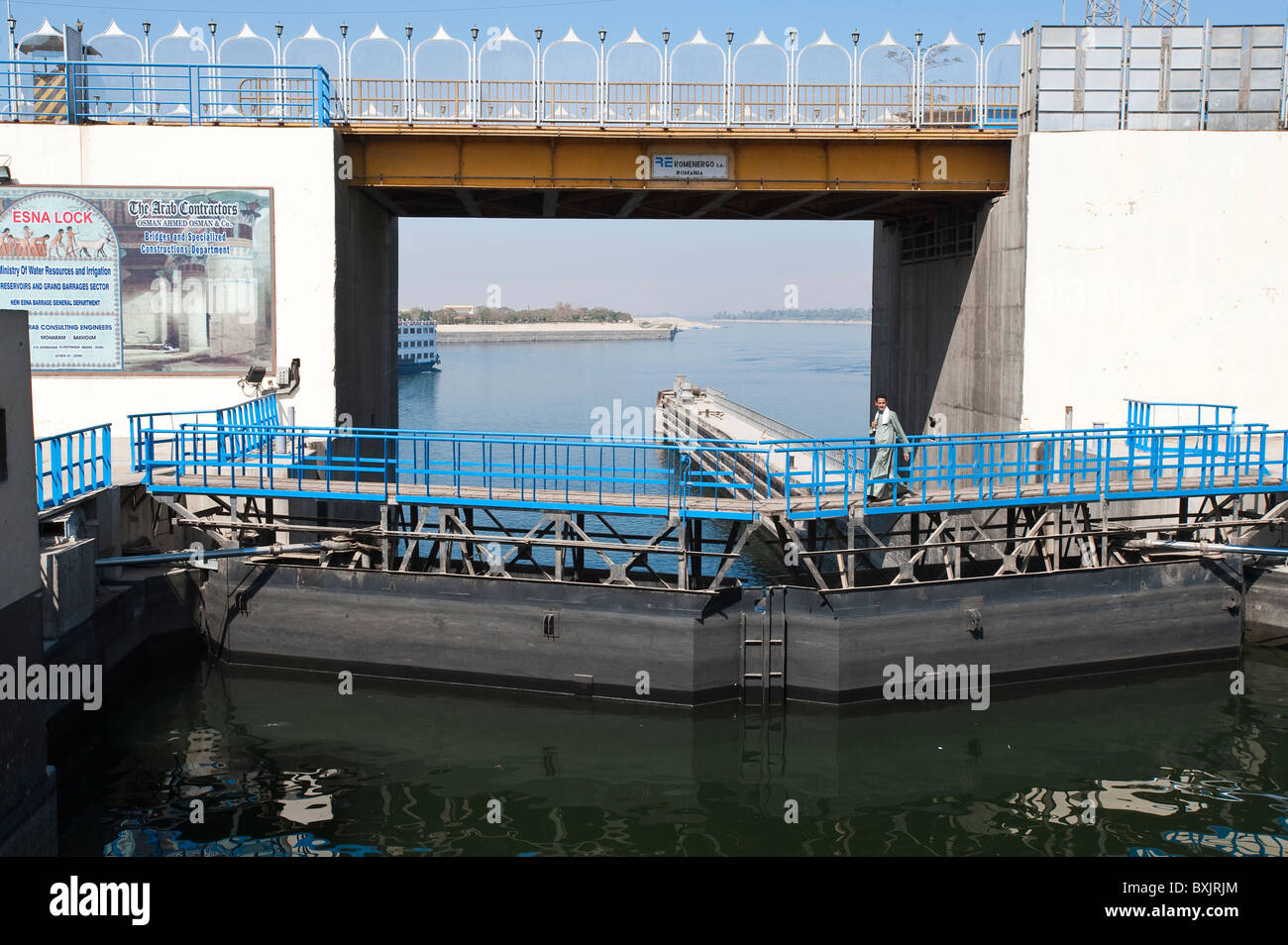 Boat esna lock egypt hi-res stock photography and images - Alamy