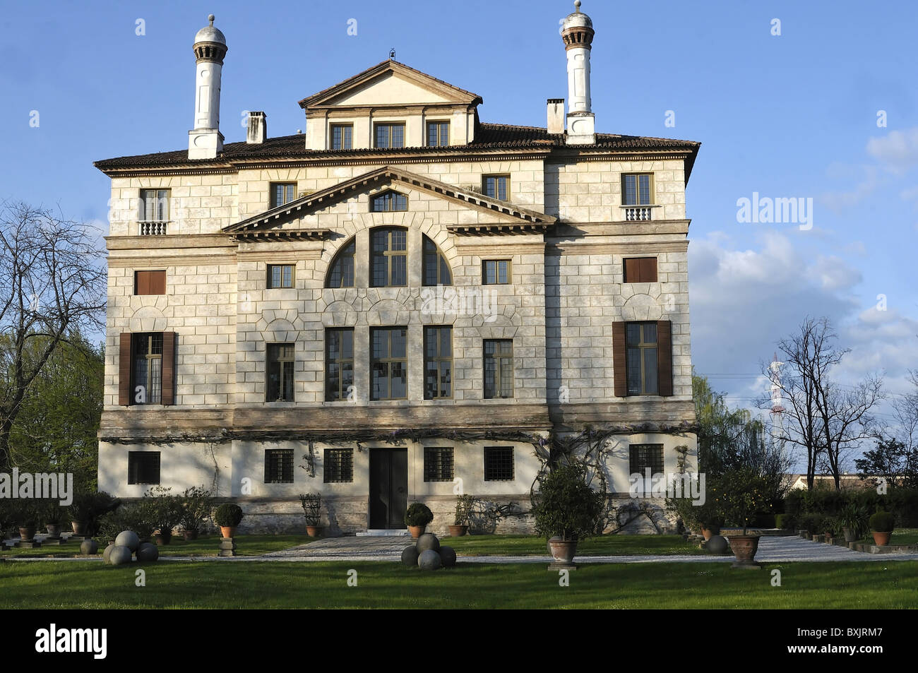 Palladian villa hi-res stock photography and images - Alamy