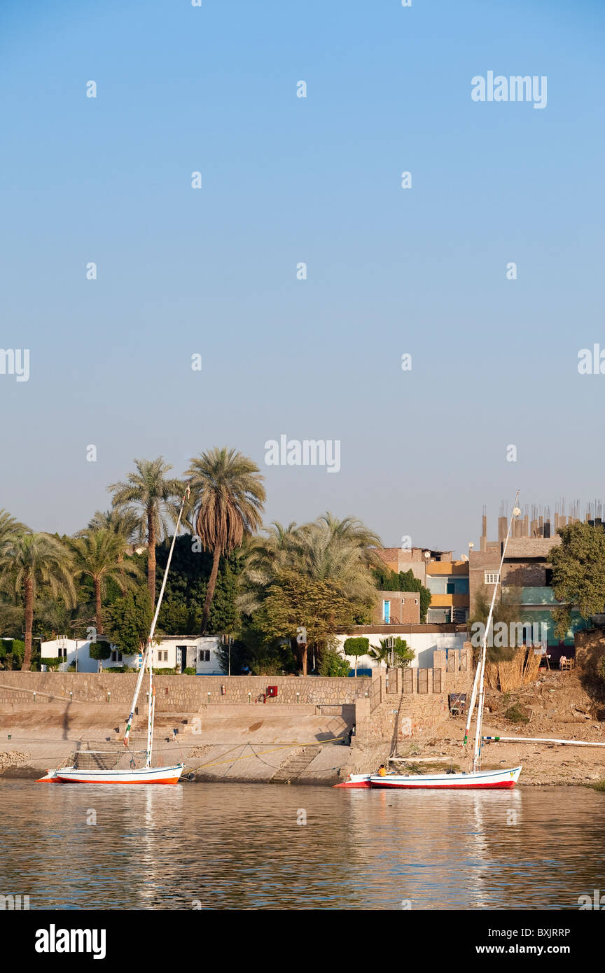 Nile river (temple) luxor hi-res stock photography and images - Alamy