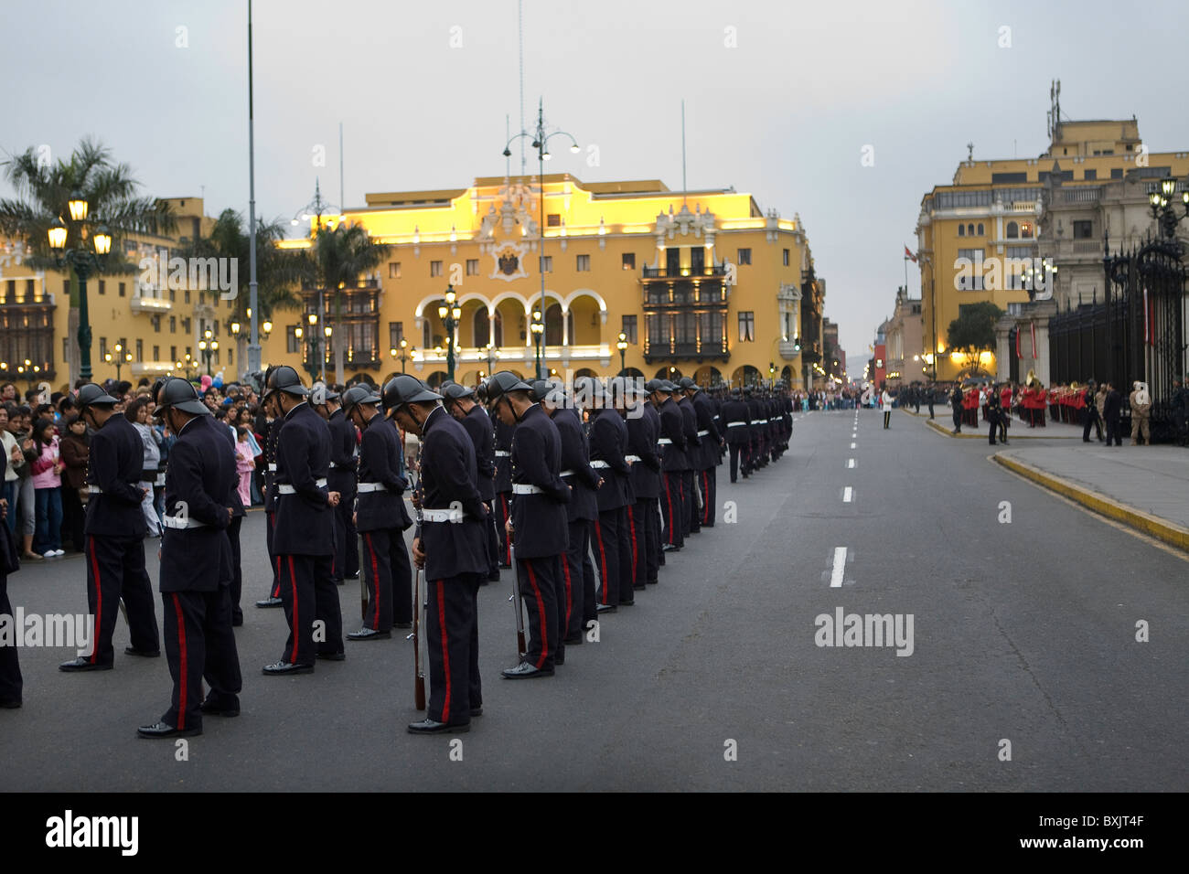 Marching guards presidential palace hi-res stock photography and images ...