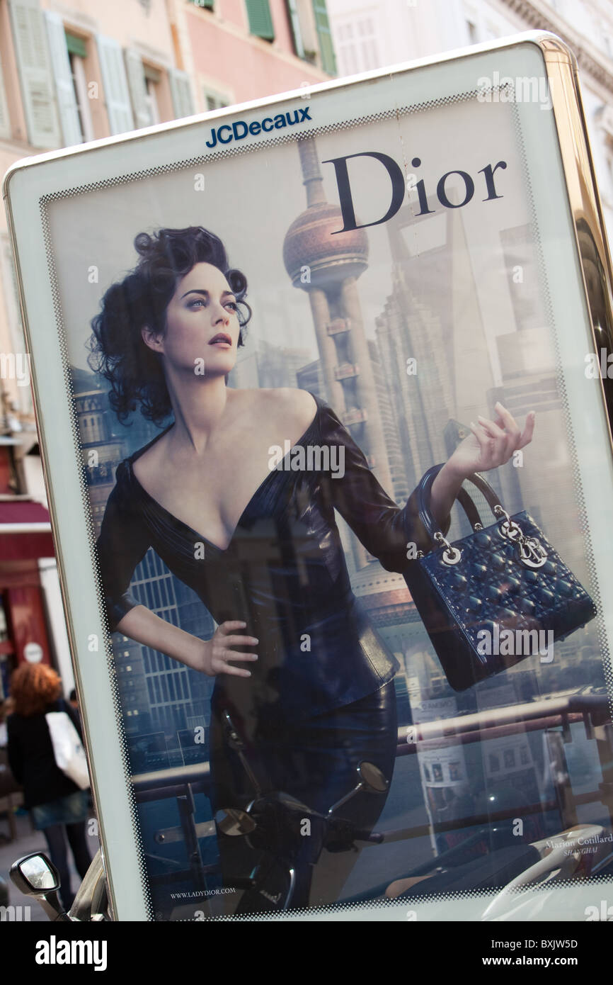 Streets of cannes hi-res stock photography and images - Alamy