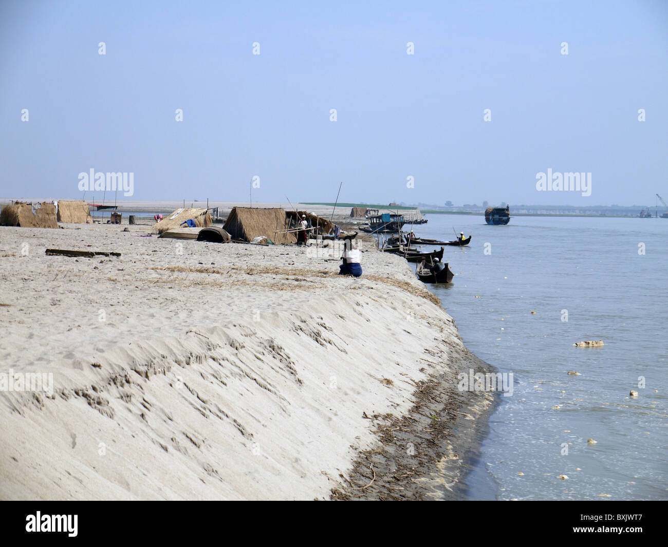 Bagan burma myanmar river housing temporary sand sandy fishing water hi ...