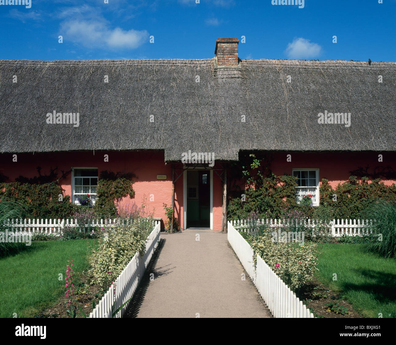 Thatched Cottage, County Clare, Ireland Stock Photo - Alamy