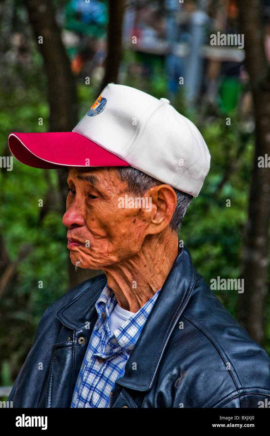Gruff expression hi-res stock photography and images - Alamy