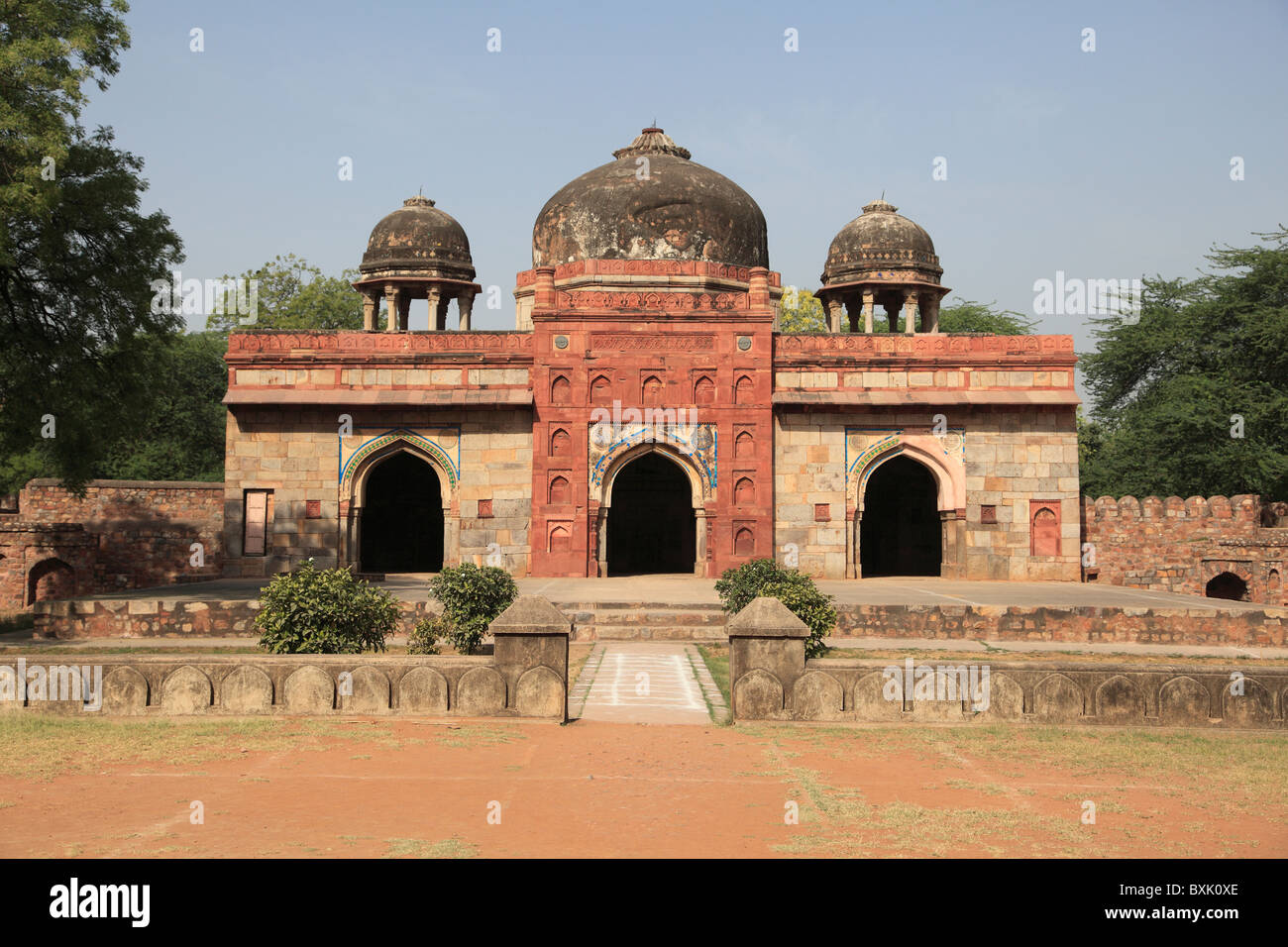 The mosque of Isa Khan Niyazi, part of the Humayun Tomb Complex, Delhi ...