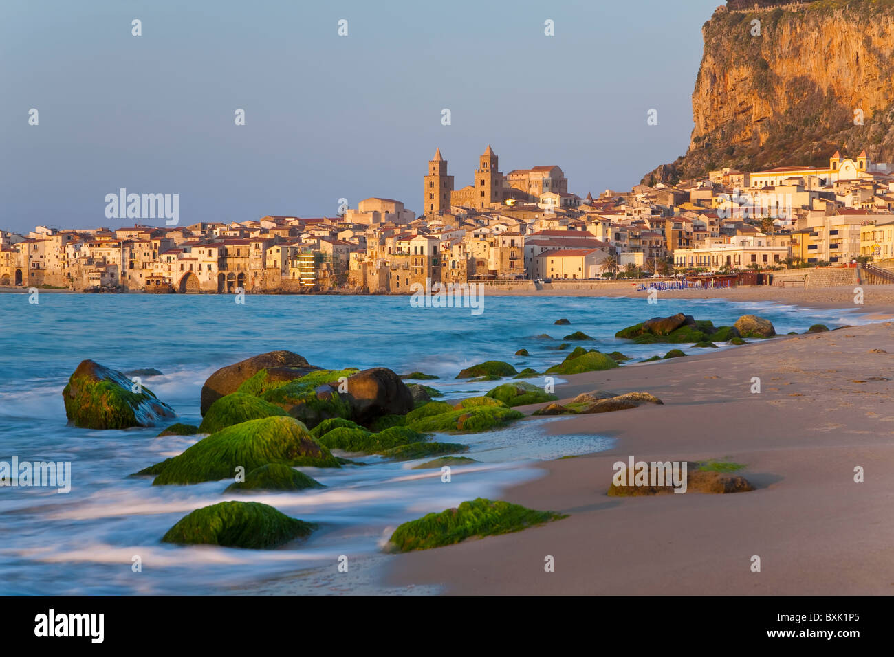 Cefalu beach hi-res stock photography and images - Alamy