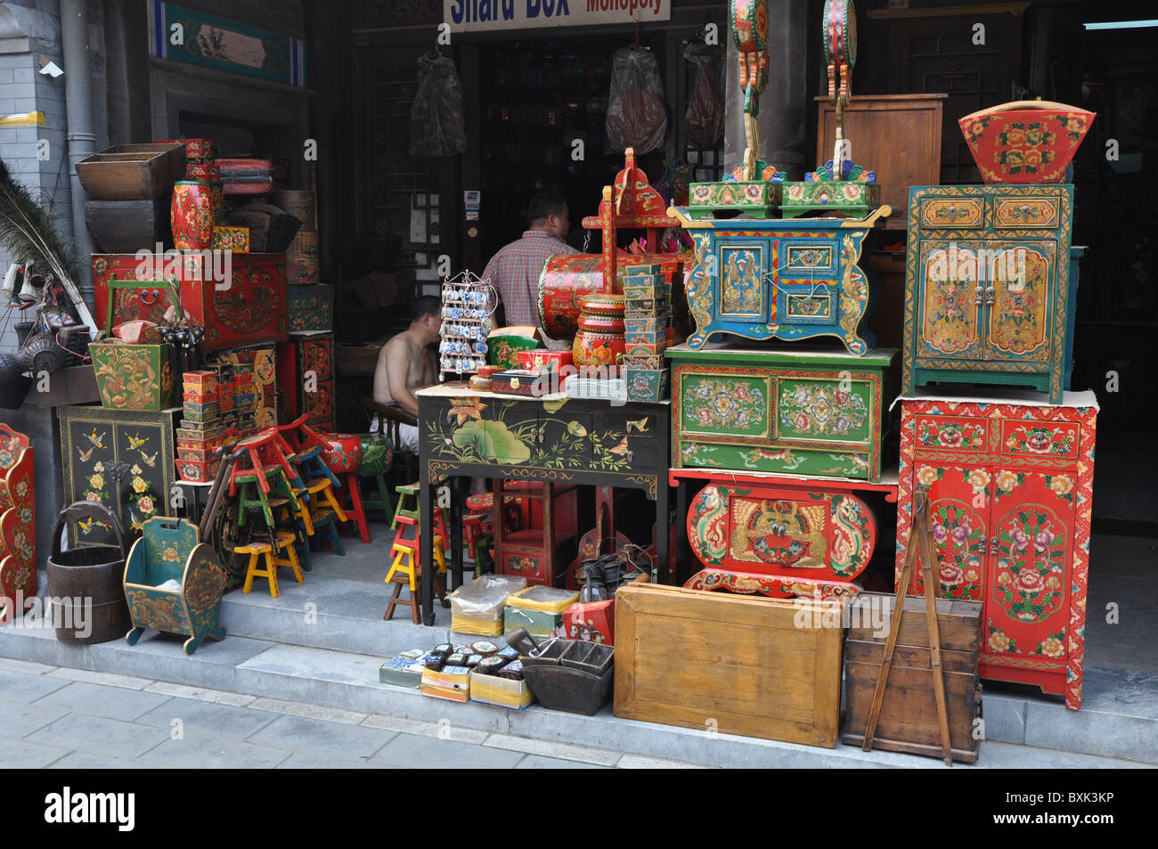 Gigantic Antique Market, Panjiayuan, Beijing, China Stock Photo - Alamy
