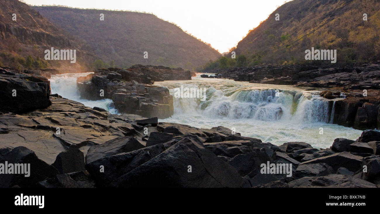 A massive, unrunnable Class VI rapid on the Zambezi river (just above ...