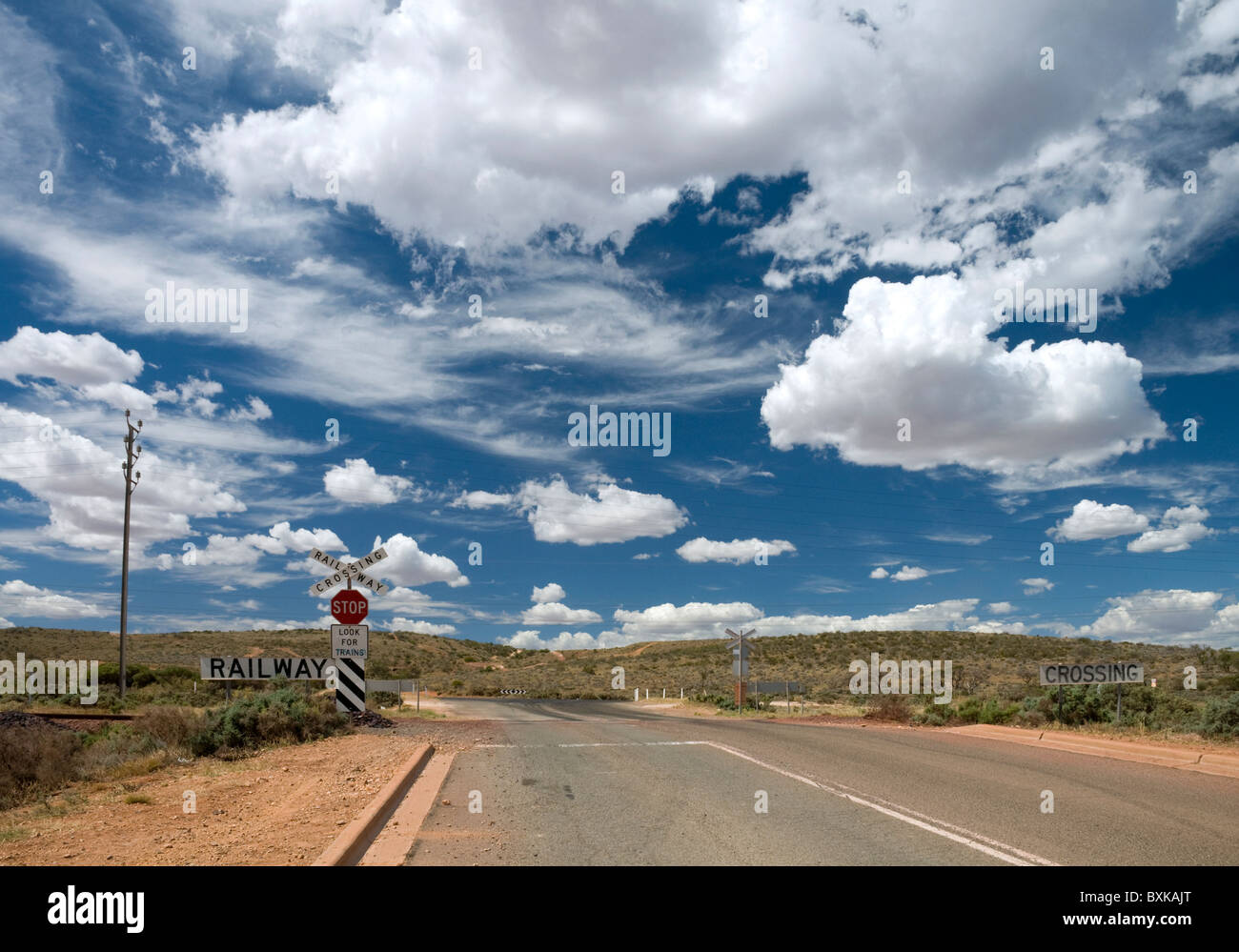 Rail way crossing in outback South Australia Stock Photo - Alamy