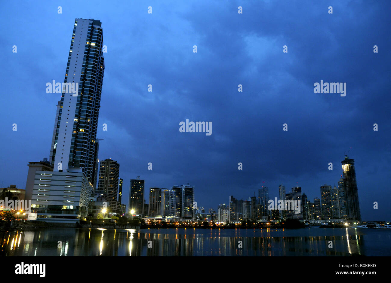 Night time panama city hi-res stock photography and images - Alamy