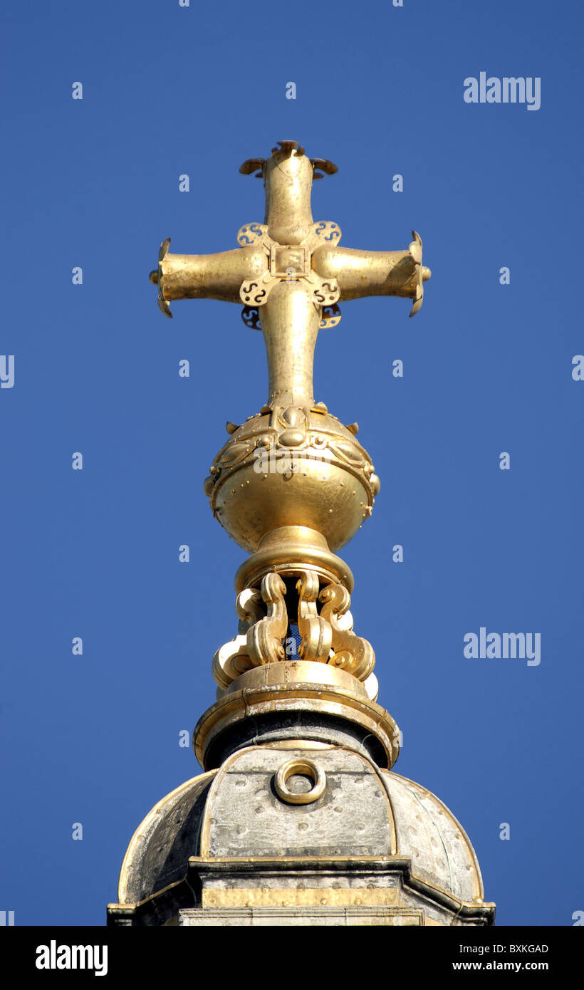 St paul cross london hi-res stock photography and images - Alamy