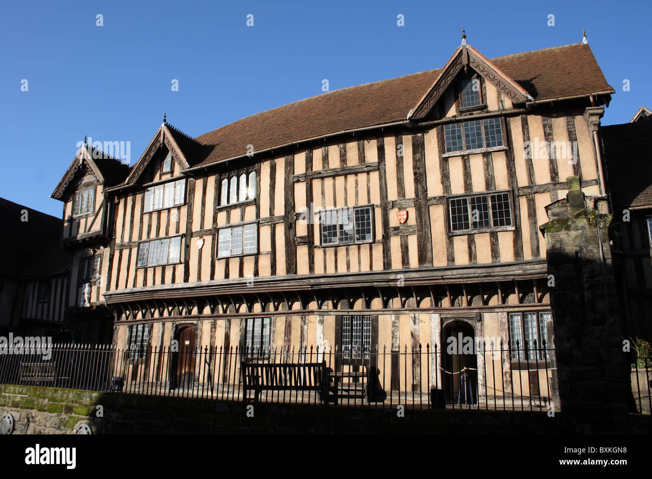 Warwick high street hi-res stock photography and images - Alamy