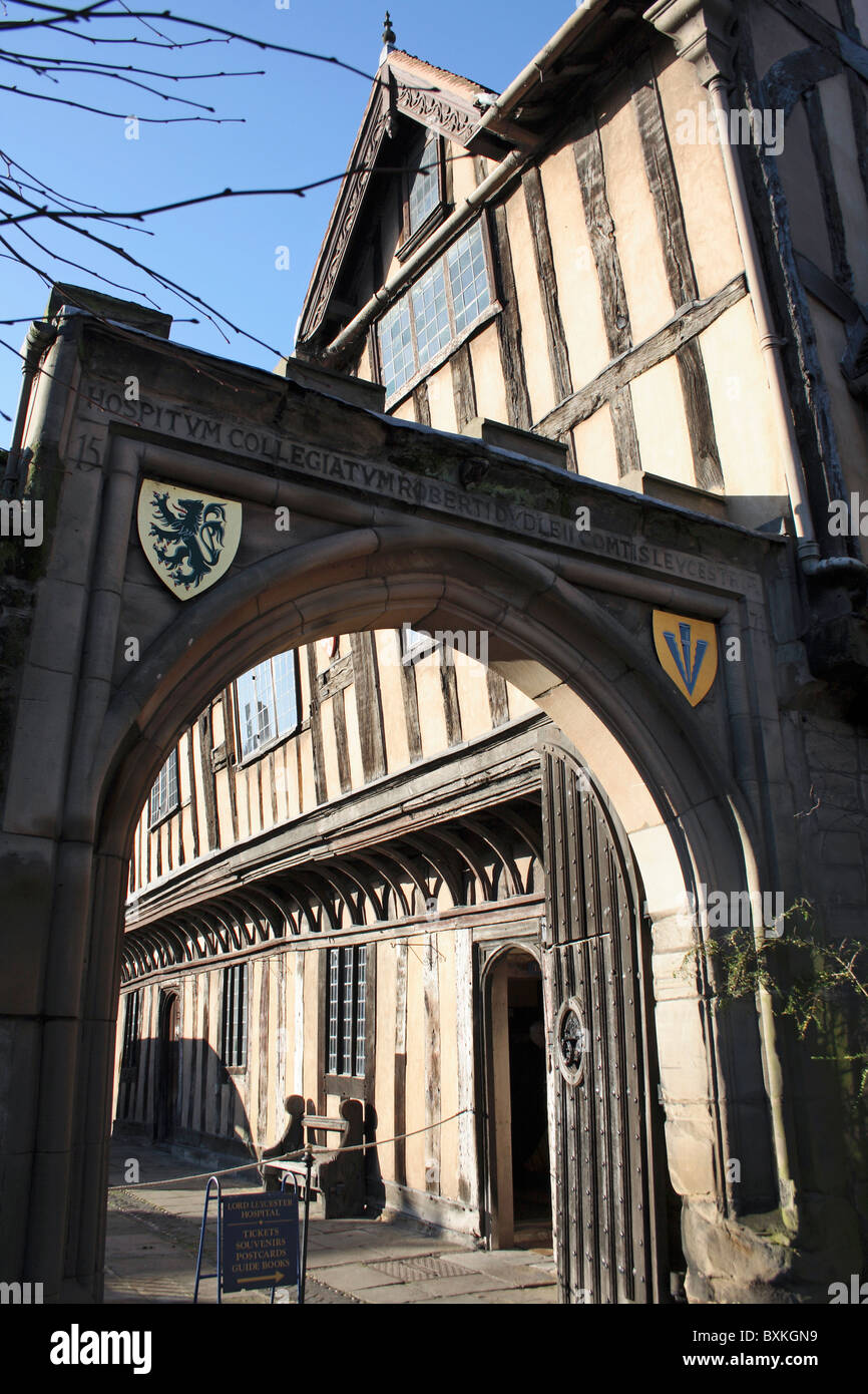 Warwick high street hi-res stock photography and images - Alamy